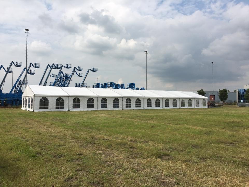 Aluminium constructie tent 10 x 47.5 meter - Huijgens Verhuurbedrijf ...
